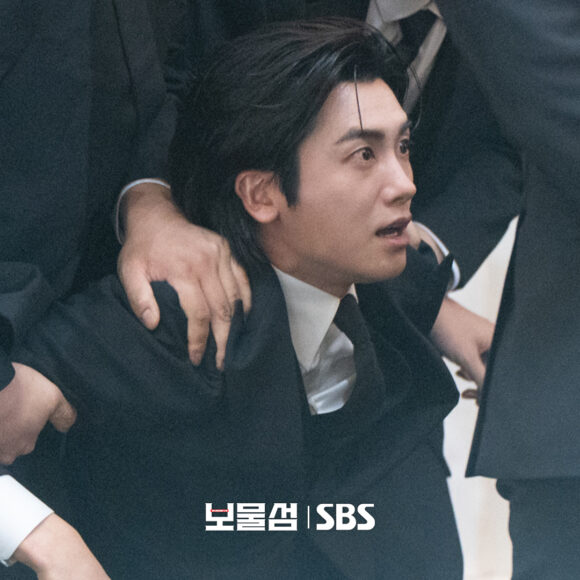 ‘Buried Hearts’ Review: A Drama Filled With Burning Ambition and ...