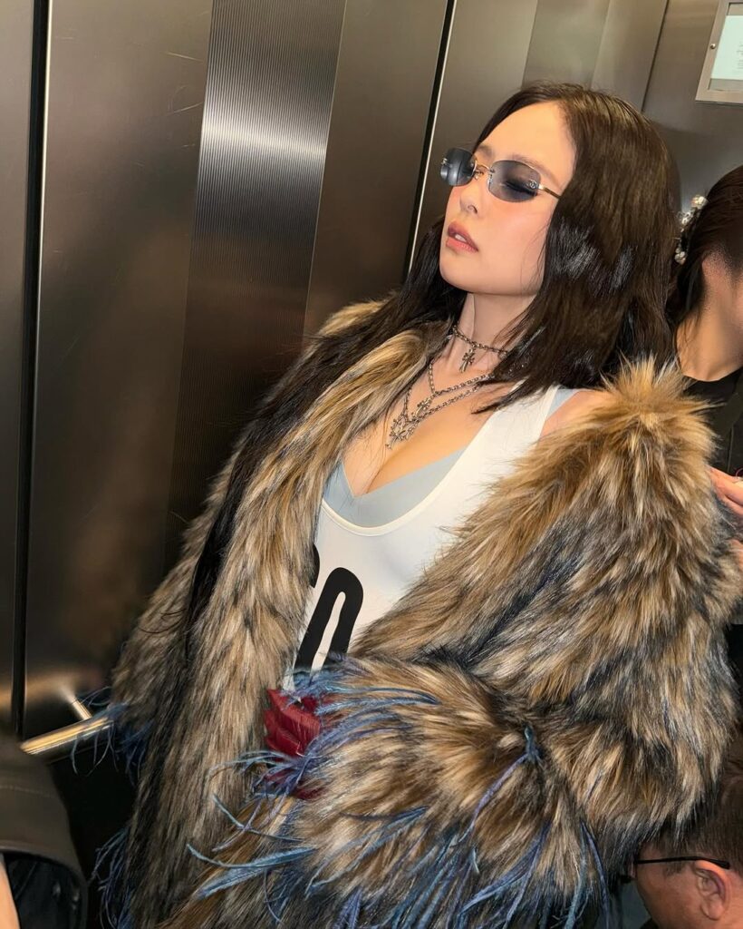 BLACKPINK's Jennie's Bold Stage Outfit Sparks Mixed Reactions - ZAPZEE ...